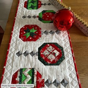 Top 10 Free Christmas Table Runner Quilt Patterns (+11 Bonus Patterns ...